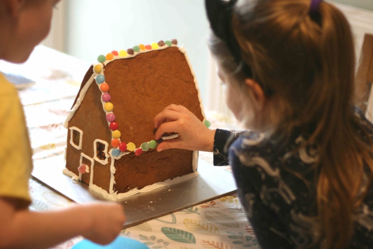 Easy gingerbread house for kids | Cooking with my kids