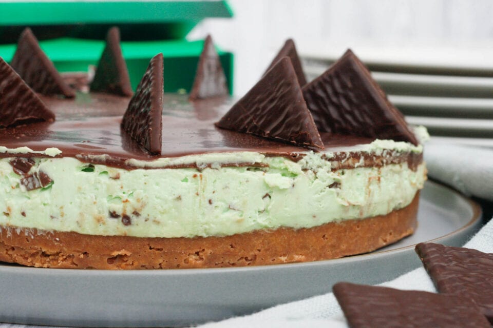 An After Eight cheesecake is a delicious decadent dessert. A chocolatey ...